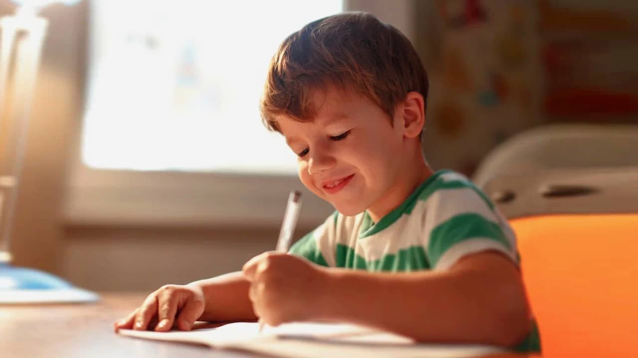 Quelqu'un : comment écrire correctement ce mot en français